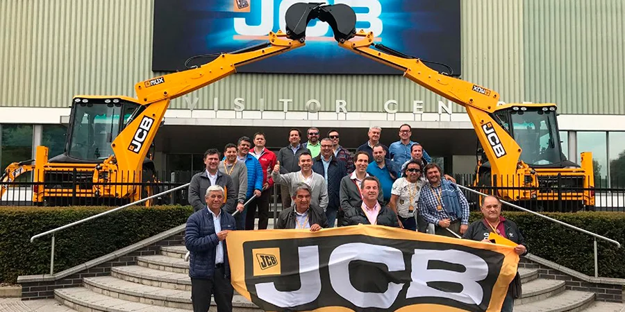 Clientes JCB visitan fábrica en Inglaterra