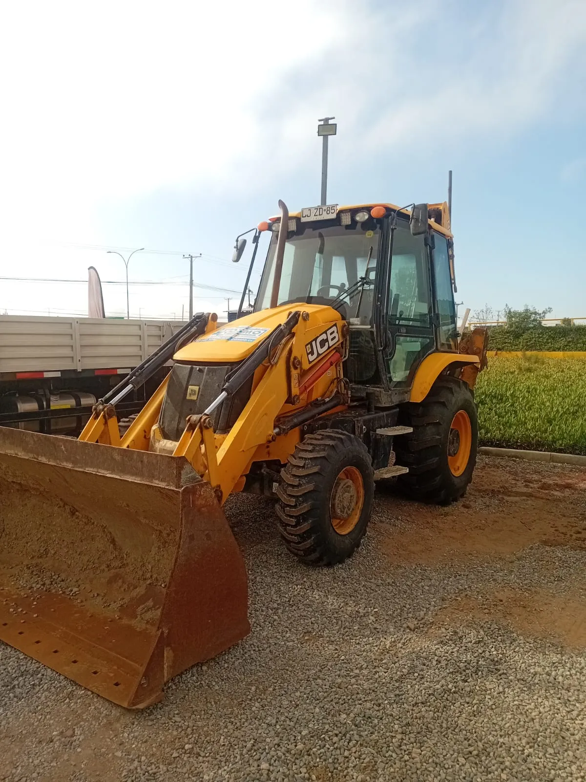 Retroexcavadora JCB 3CX 4X4 usada año 2019 (85) JCB - https://www.dercomaq.cl/